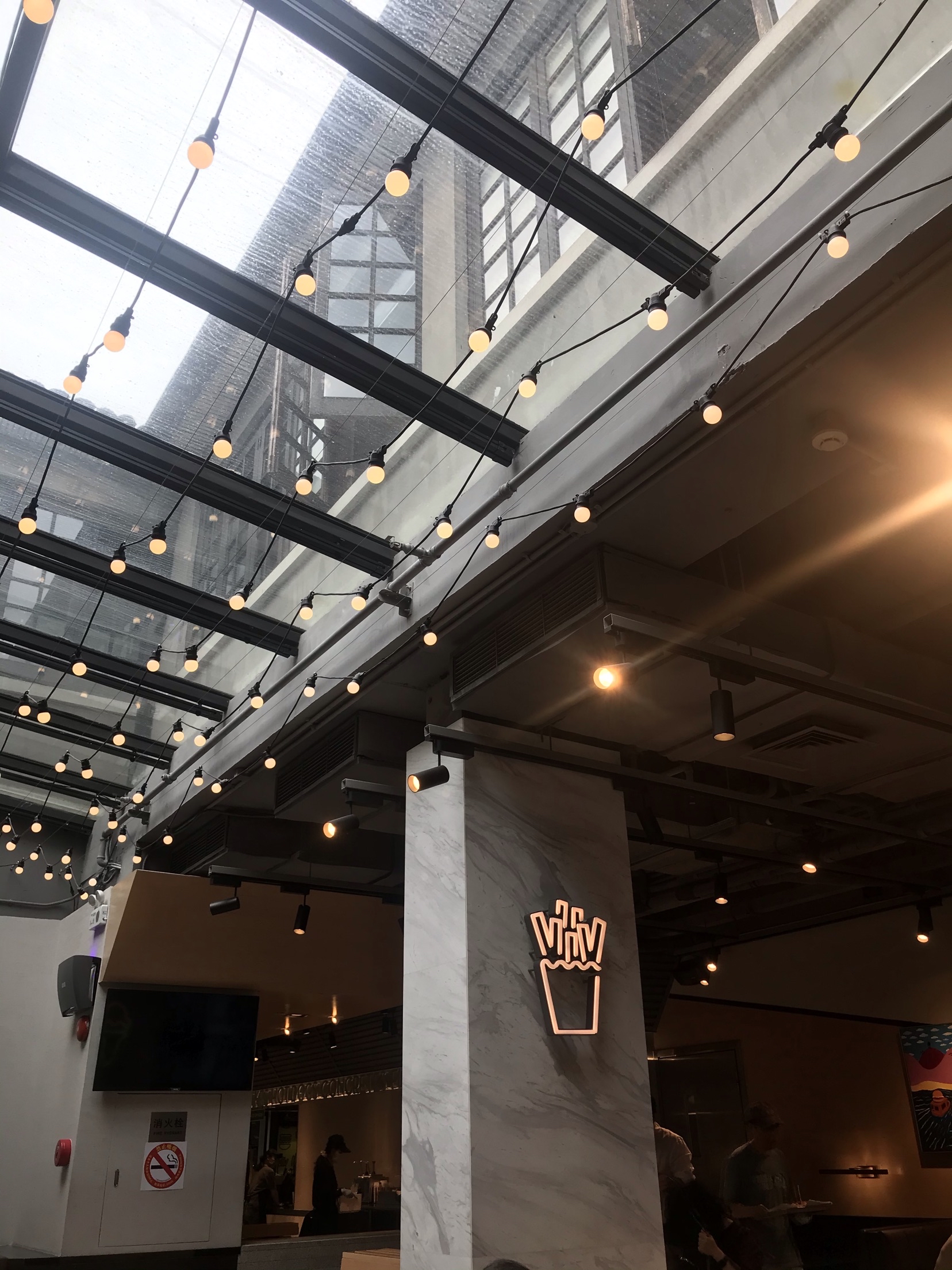 上海Shake Shack(上海新天地店)攻略,Shake Shack(上海新天地店)特色菜推荐/菜单/人均消费/电话/地址/菜系/点评/营业 ...
