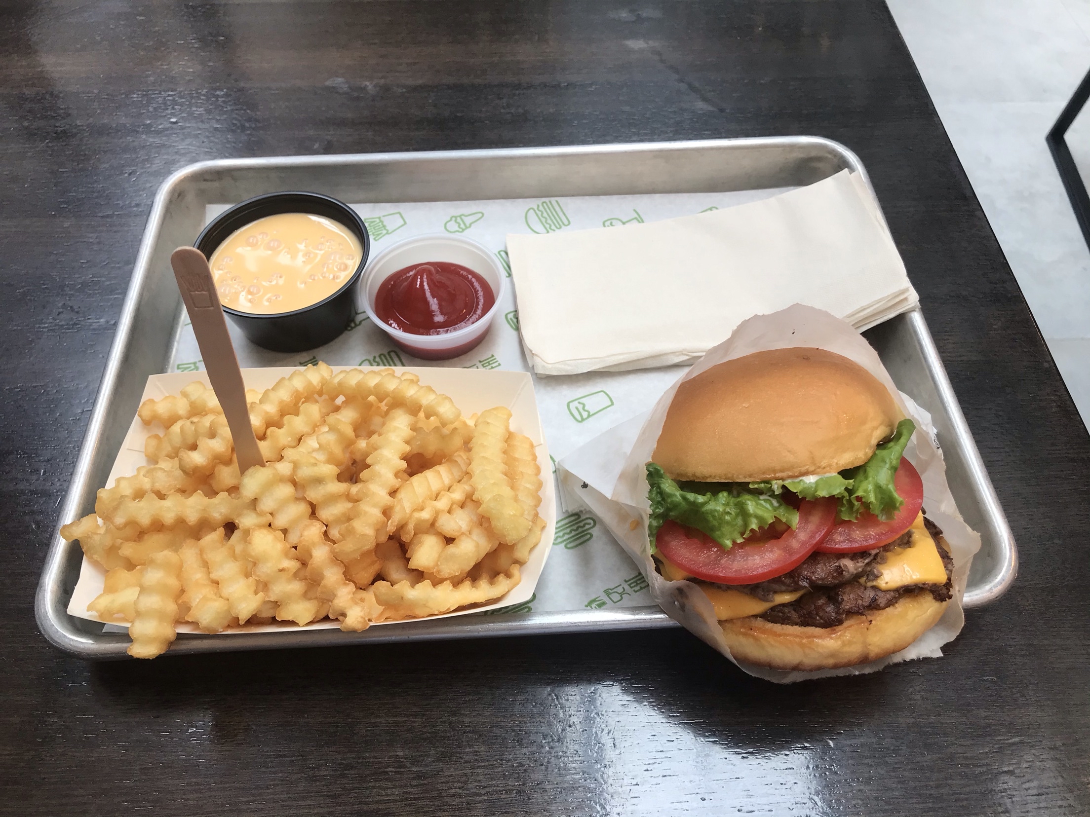 上海Shake Shack(上海新天地店)攻略,Shake Shack(上海新天地店)特色菜推荐/菜单/人均消费/电话/地址/菜系/点评/营业 ...