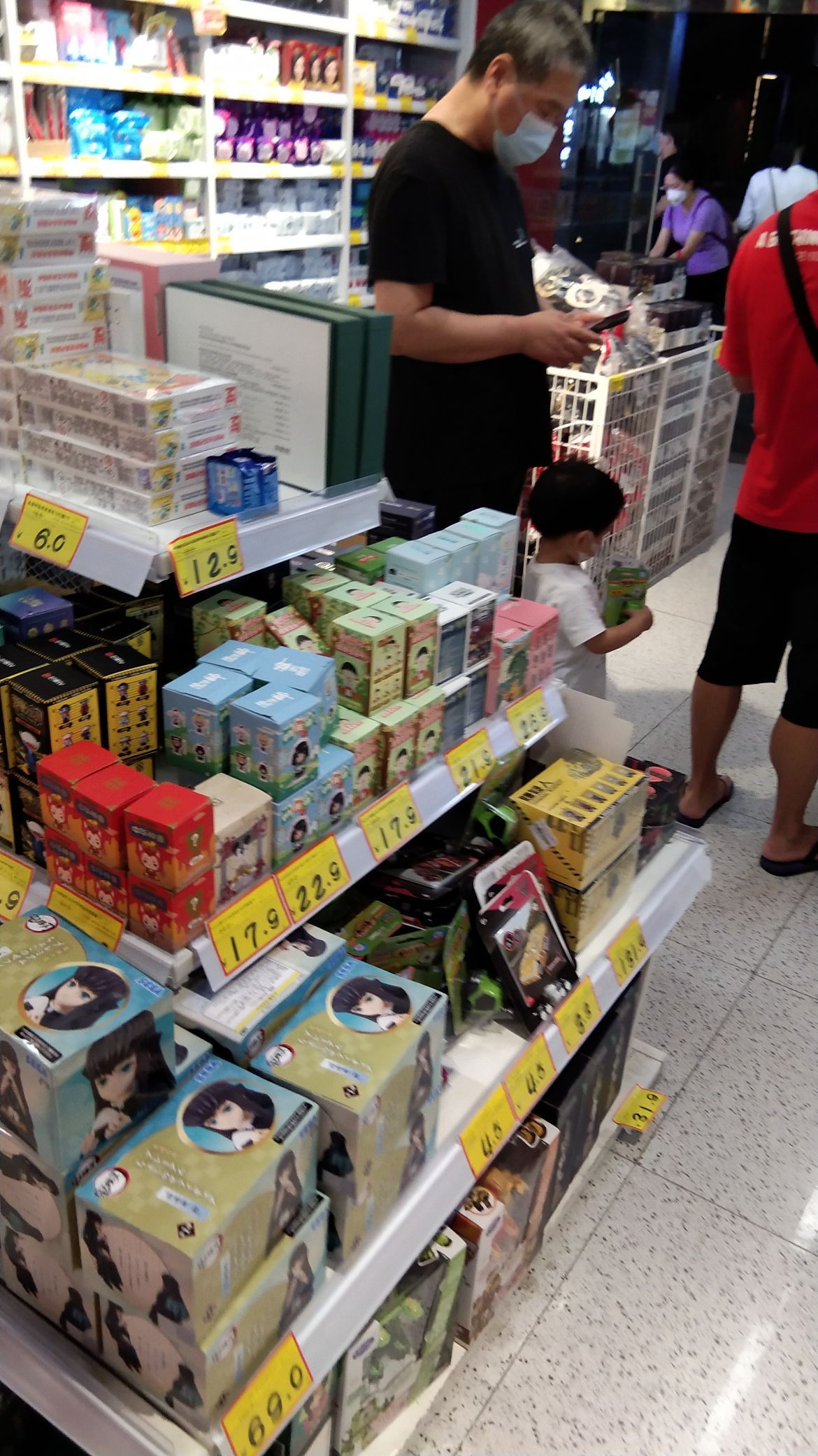 【携程攻略】上海好特卖HotMaxx(江月路)购物,人气依旧很火爆的好特卖是以低价折扣商品吸引顾客的只是商品更新率实…