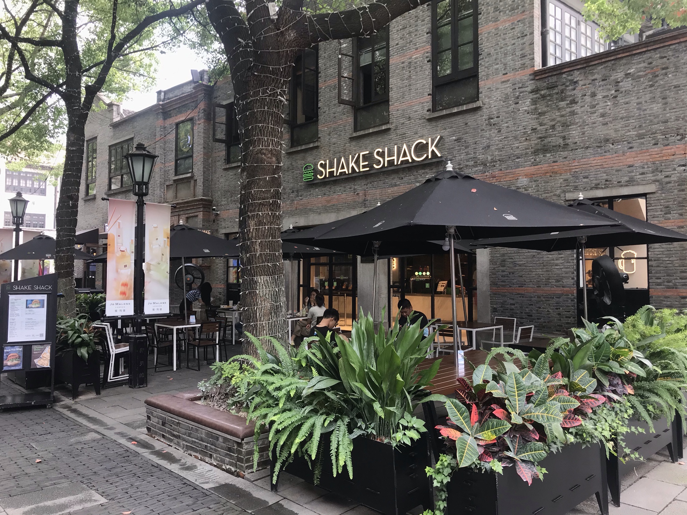 上海Shake Shack(上海新天地店)攻略,Shake Shack(上海新天地店)特色菜推荐/菜单/人均消费/电话/地址/菜系/点评/营业 ...