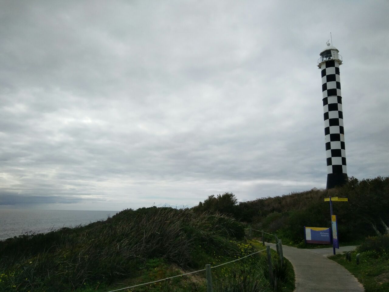 2023Bunbury Lighthouse Lookout游玩攻略,一个海边小丘上的黑白格子灯... 【去哪儿攻略】