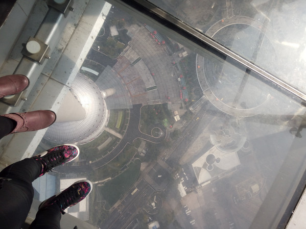 2024东方明珠259米全透明悬空观光廊游玩攻略,对面的环球金融中心上的玻璃...【去哪儿攻略】