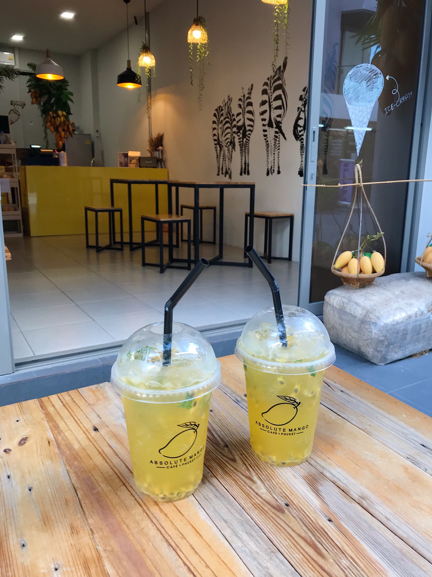 2026Absolute Mango Cafe美食餐厅,Passion fruit mojito is to ... 【去哪儿攻略】