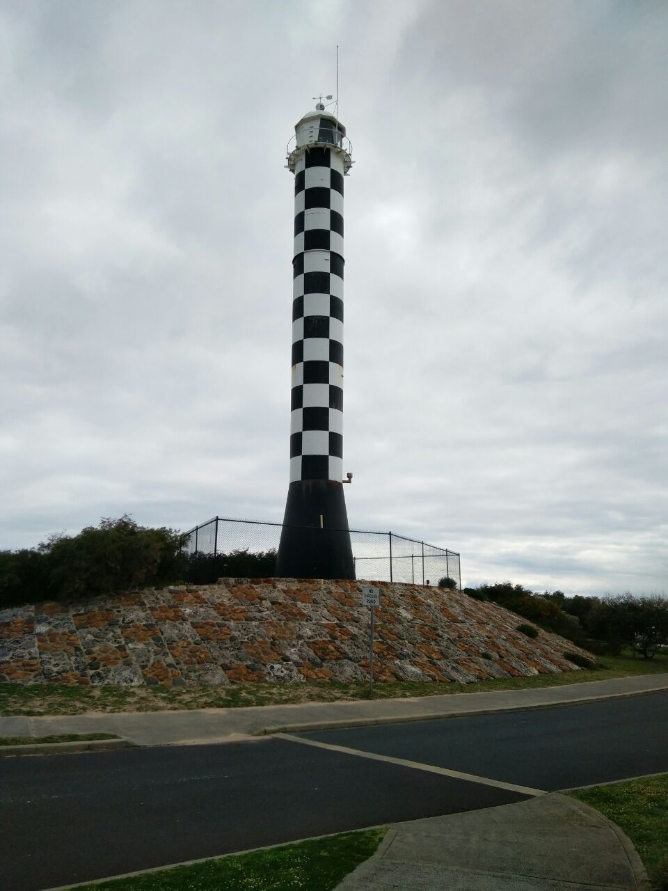 2023Bunbury Lighthouse Lookout游玩攻略,一个海边小丘上的黑白格子灯... 【去哪儿攻略】