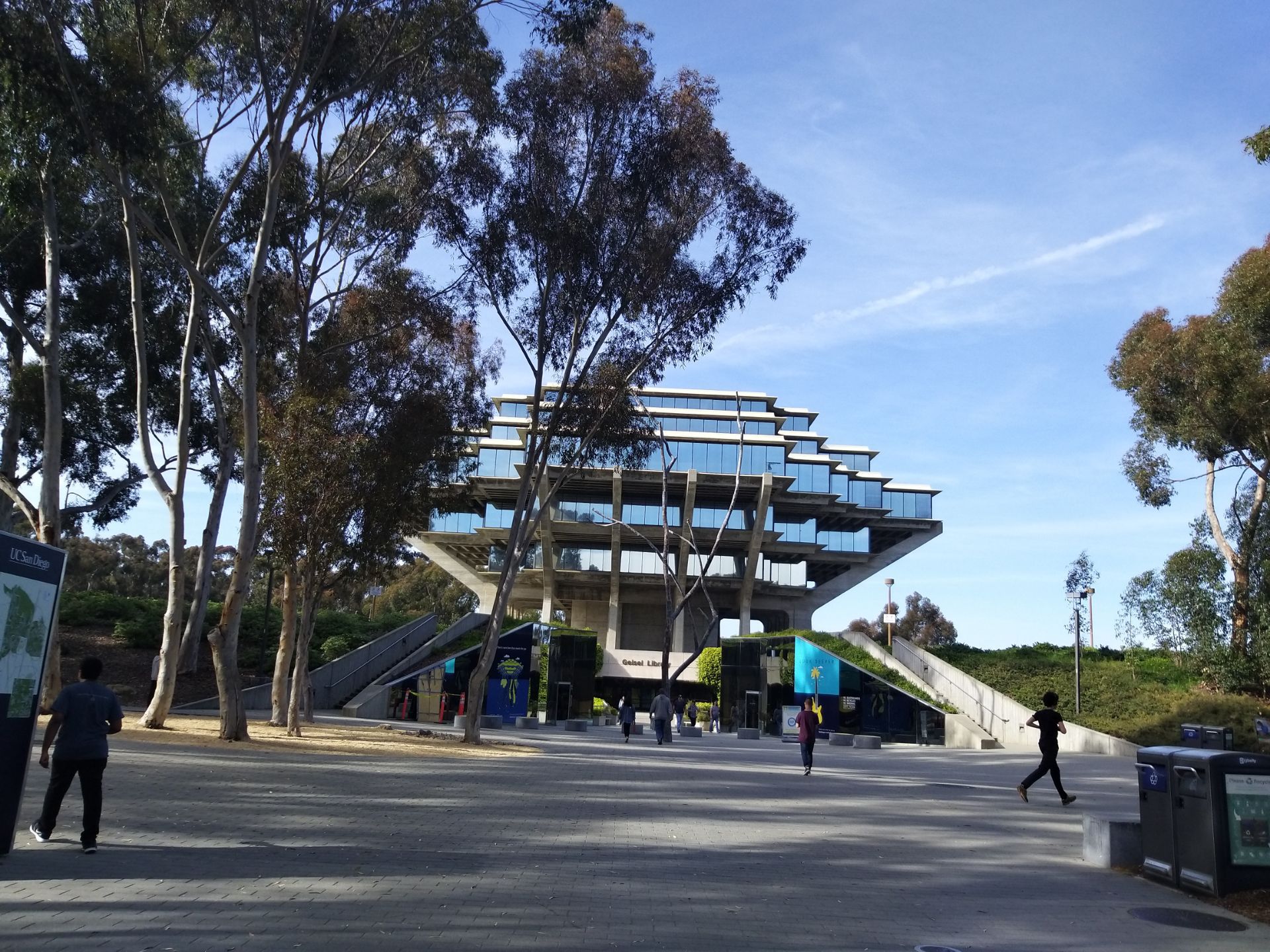 2024Geisel Library游玩攻略,很值得一看。建筑很特别。实...【去哪儿攻略】