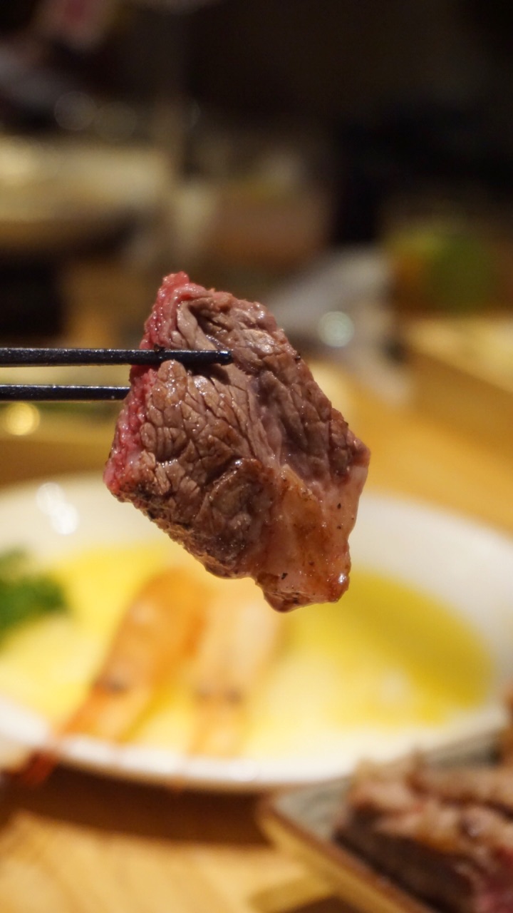 2023赤坂亭M9和牛烧肉(景枫店)美食餐厅,香蒜醋汁大红虾，虽是冷的，...【去哪儿攻略】