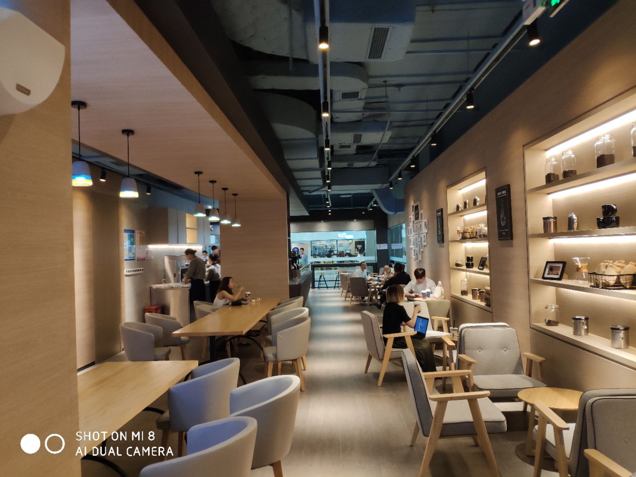 2026luckincoffee瑞幸咖啡(外滩SOHO店)美食餐厅,环境很不错，布置得当，傻傻...【去哪儿攻略】