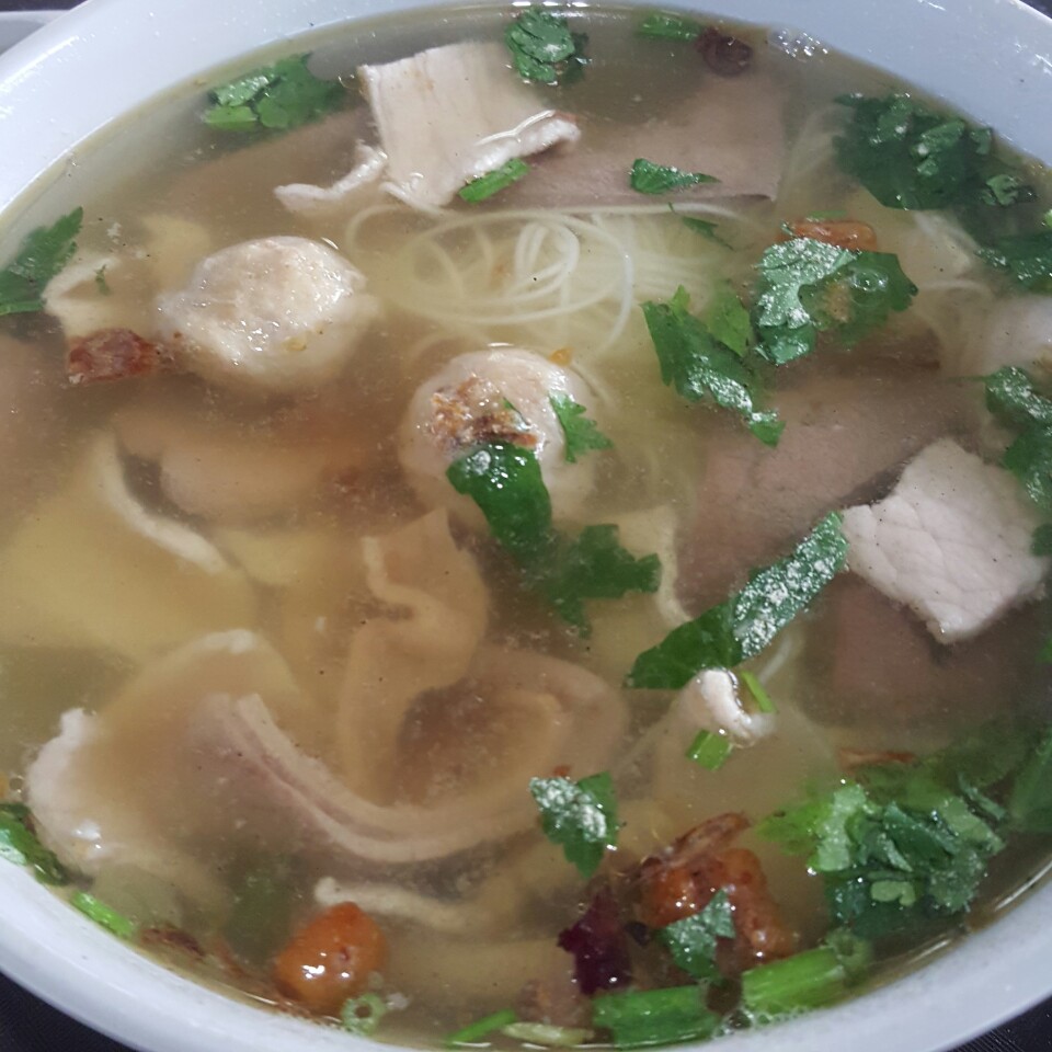 2025Balestier Market and Food Centre美食餐厅,Mixed intestines Mee Sua. Y ...