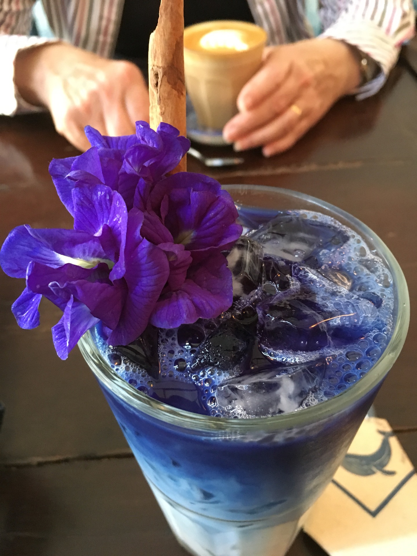 2024Blue Whale Cafe美食餐厅,Blue coffee, blue latte are...【去哪儿攻略】