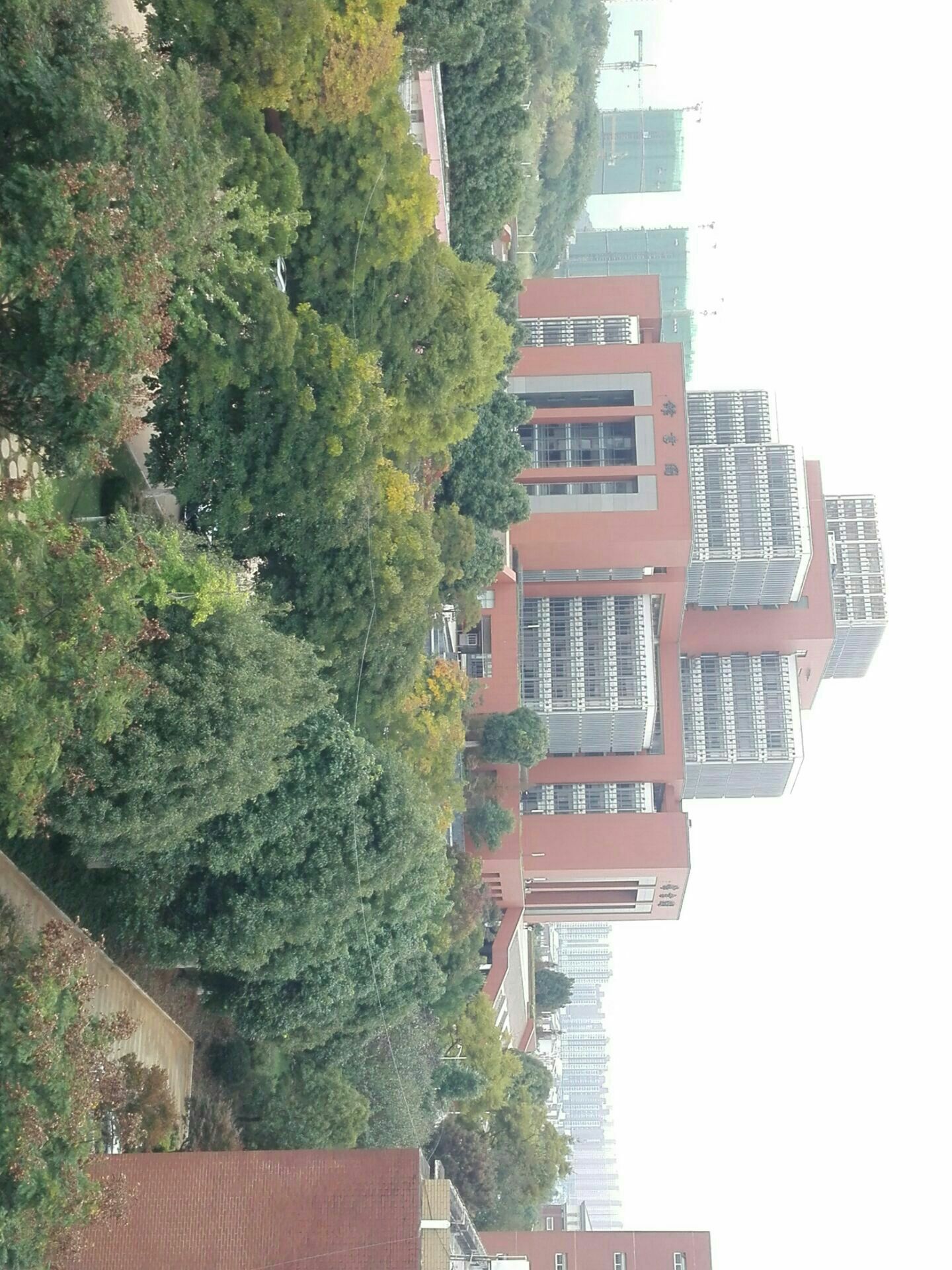 2023昆明理工大学(呈贡校区)-图书馆游玩攻略,主要是景色很美，品质真的没... 【去哪儿攻略】