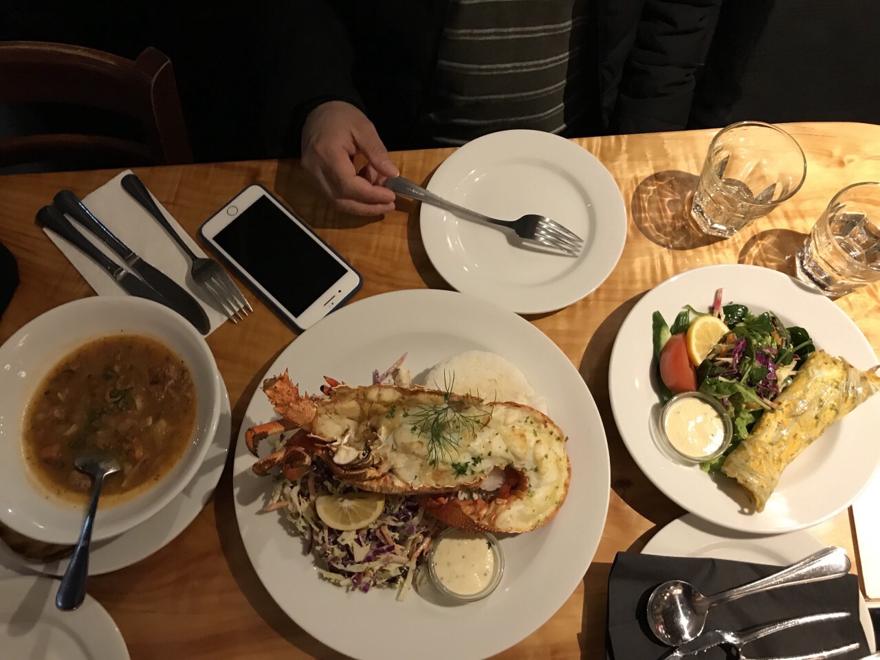 2022The Pier Hotel Restaurant美食餐厅,这里环境优美，就餐的人也较... 【去哪儿攻略】