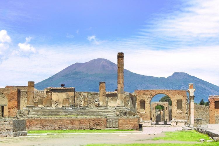 The Ancient City of Pompeii travel guidebook –must visit attractions in ...