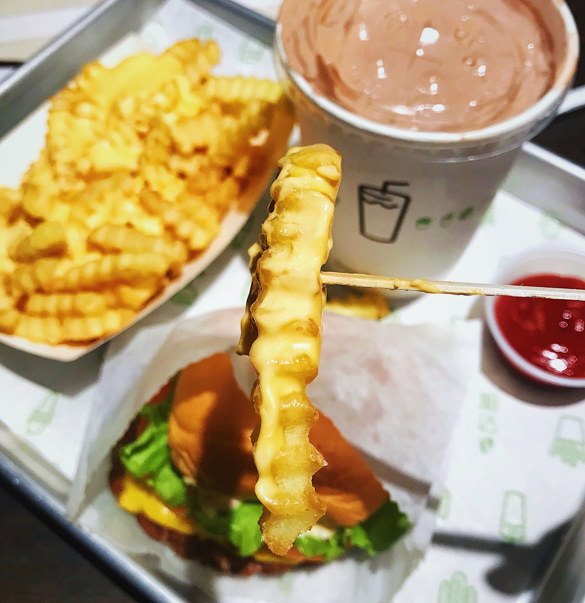 上海Shake Shack(上海新天地店)攻略,Shake Shack(上海新天地店)特色菜推荐/菜单/人均消费/电话/地址/菜系/点评/营业 ...