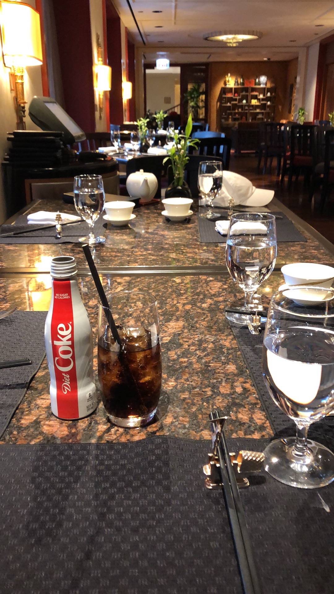 2024Shanghai Terrace美食餐厅,接待人員是位越南人服務特別... 【去哪儿攻略】