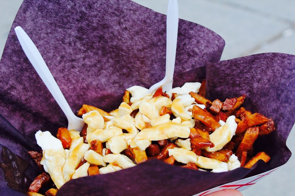 2024Nom Nom Nom Poutine & Crepes美食餐厅,这家店的工作人员的服务态度...【去哪儿攻略】