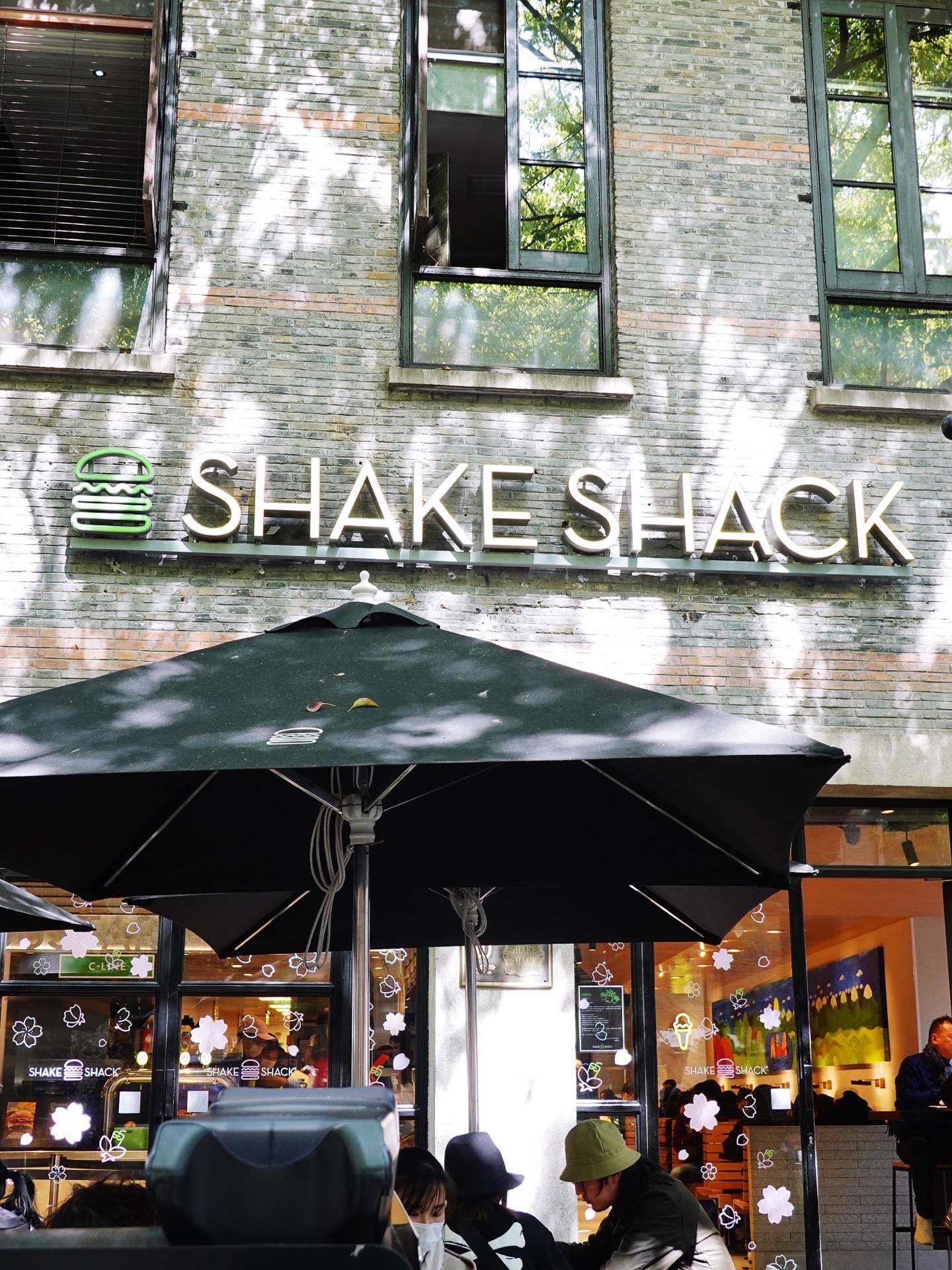 上海Shake Shack(上海新天地店)攻略,Shake Shack(上海新天地店)特色菜推荐/菜单/人均消费/电话/地址/菜系/点评/营业 ...